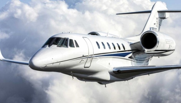 Україна ввела санкції проти двох авіакомпаній, які літають до держави ...