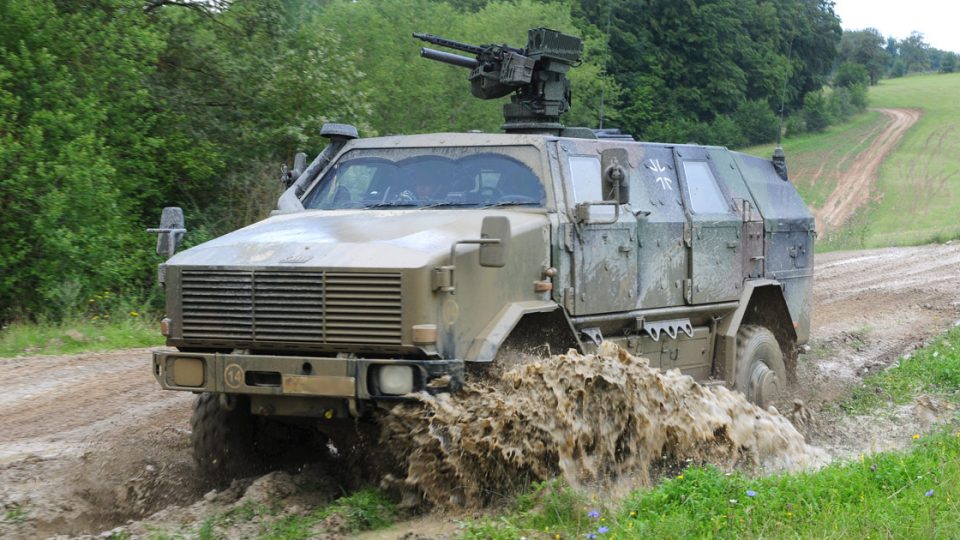 Бронеавтомобіль Dingo 2 витримує підрив міни потужністю 8 кг у ...