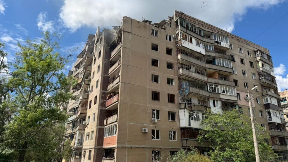 «Коли вони підняли руки, ми аж видихнули, бо стільки вже перевалили їх ...